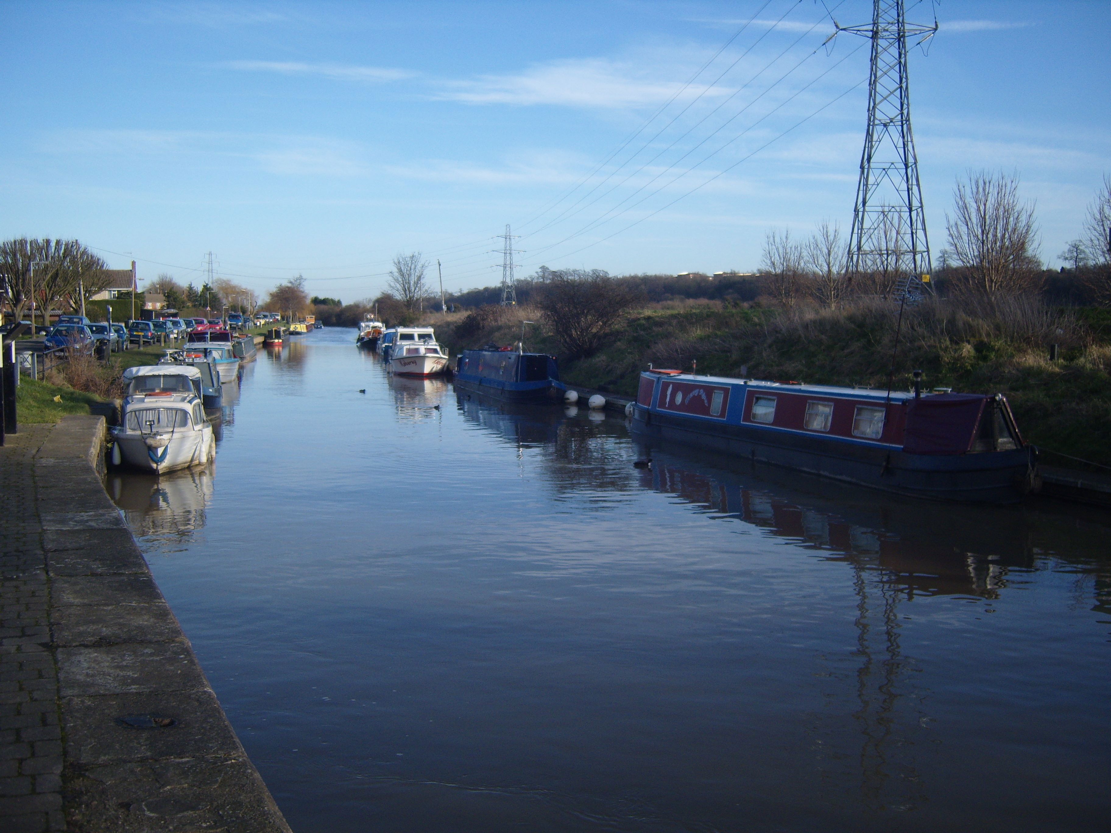 Beeston Lock Offside L1 Leisure :: Waterside Moorings