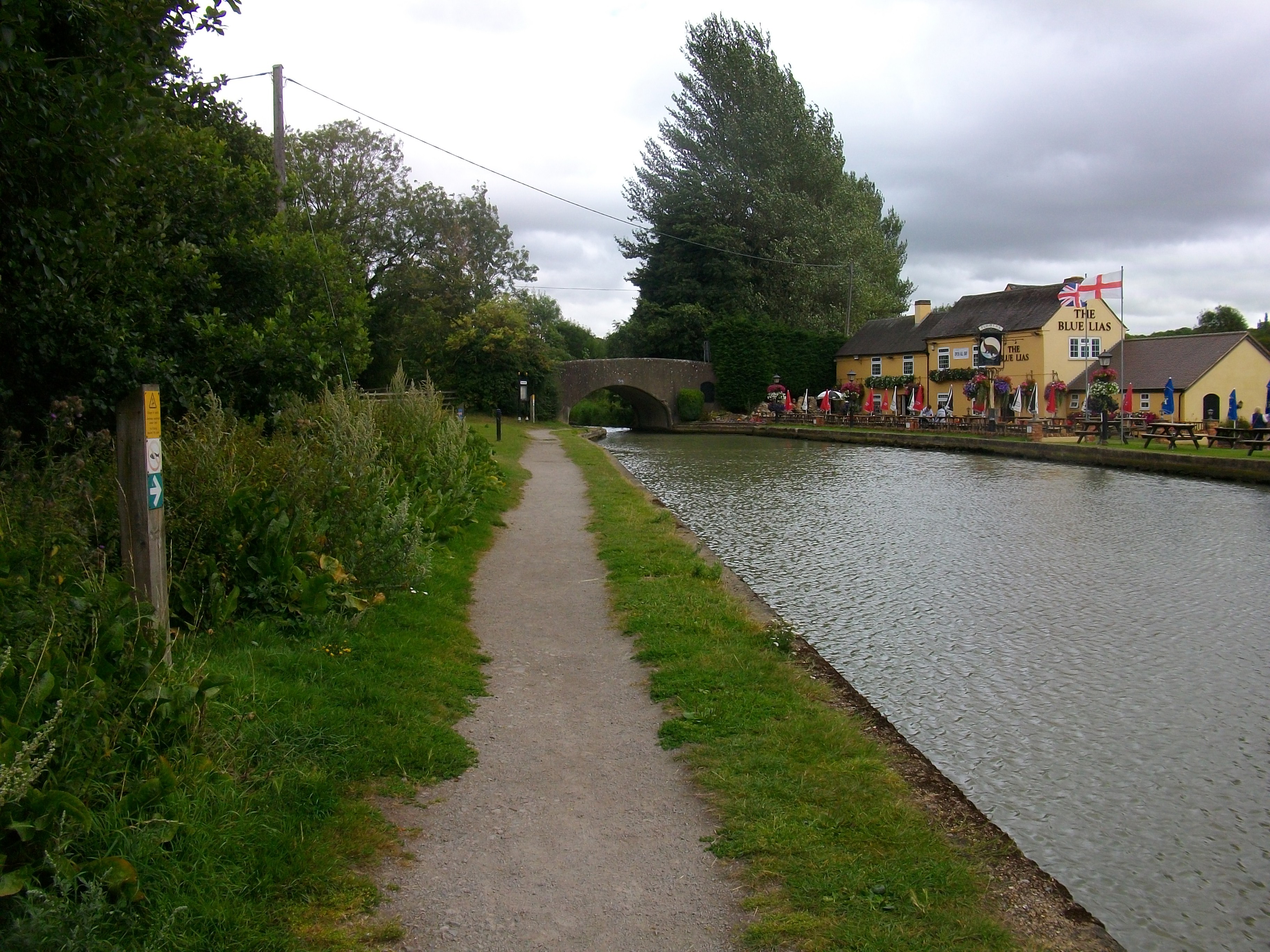 Blue Lias L1 Leisure :: Waterside Moorings