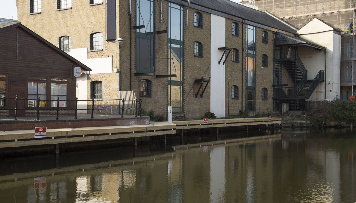 Bow Wharf L1 Leisure :: Waterside Moorings