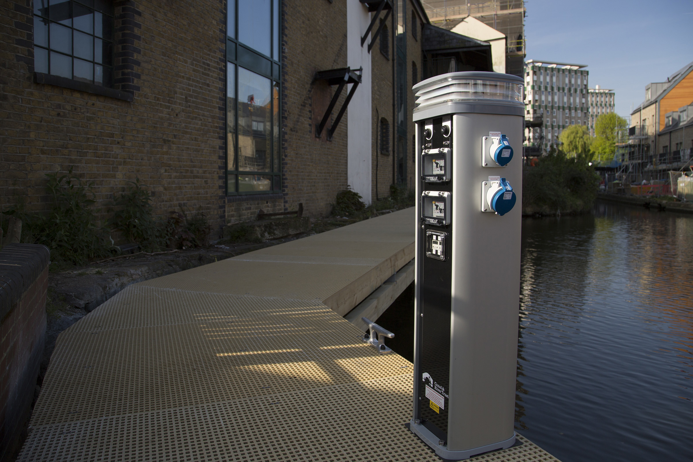 Bow Wharf L1 Leisure :: Waterside Moorings