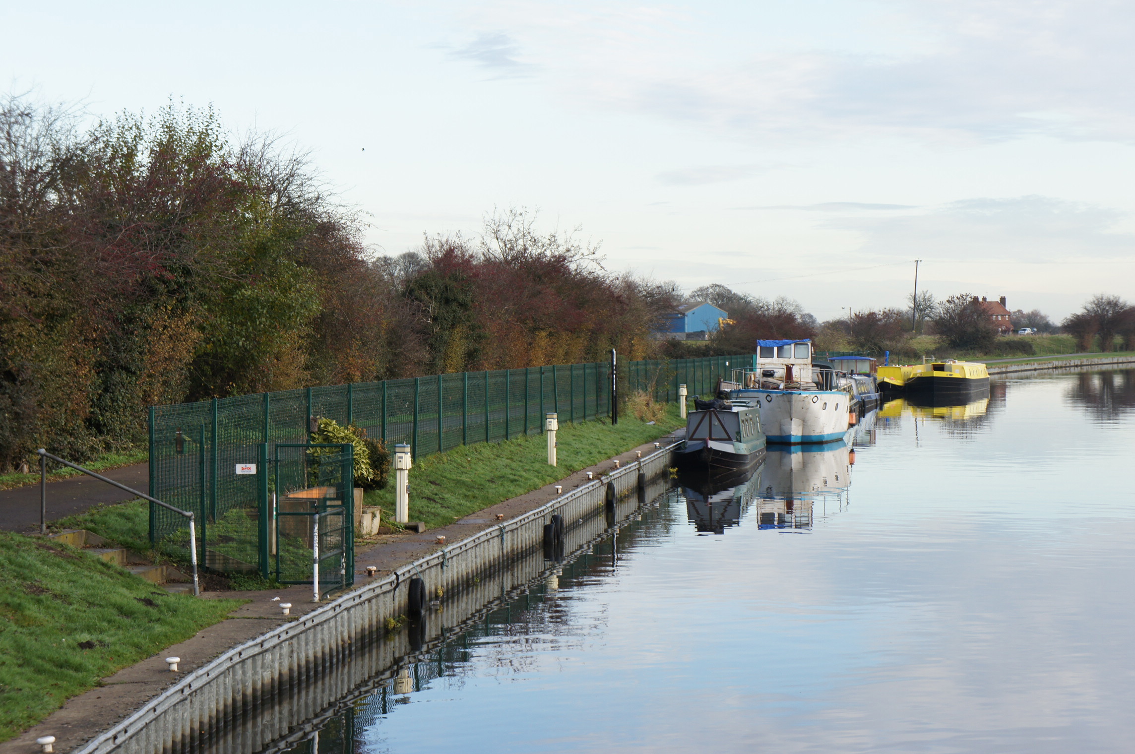 Bramwith Lock L1 Leisure :: Waterside Moorings