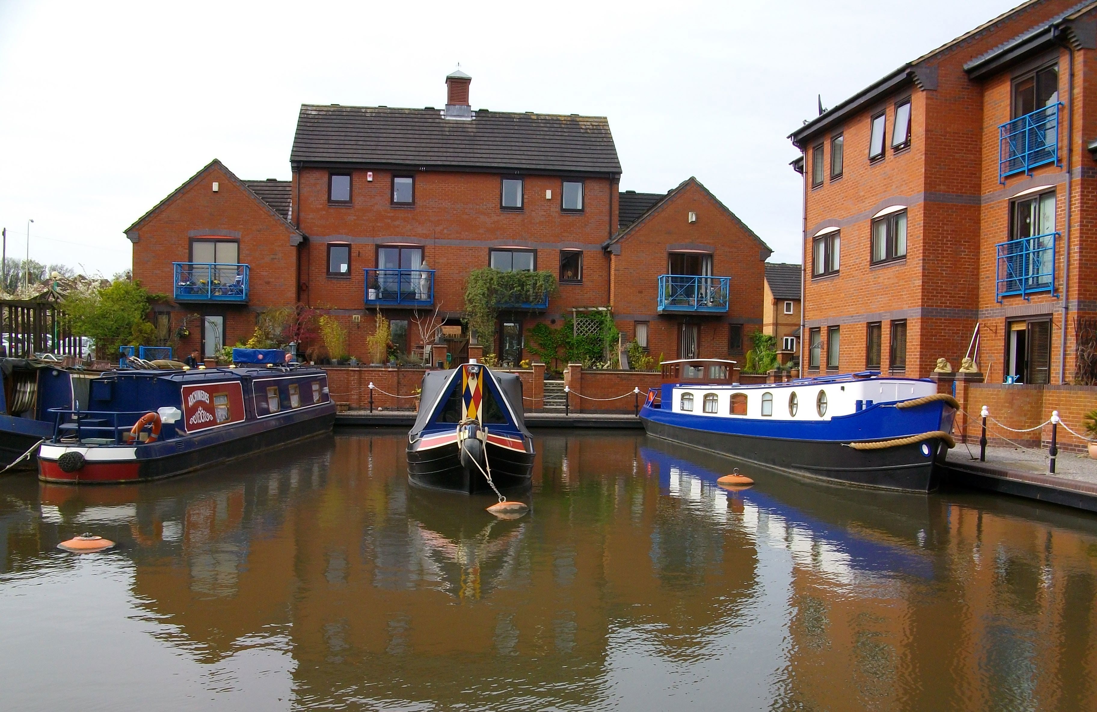 Fazeley Wharf Leisure L1 :: Waterside Moorings