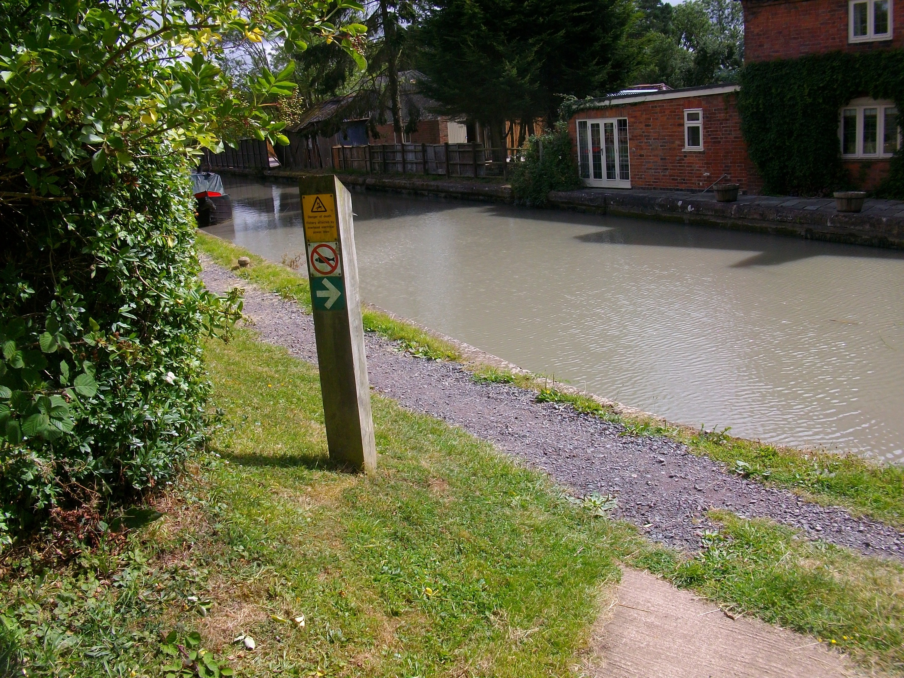 Fosse Locks L1 Leisure :: Waterside Moorings