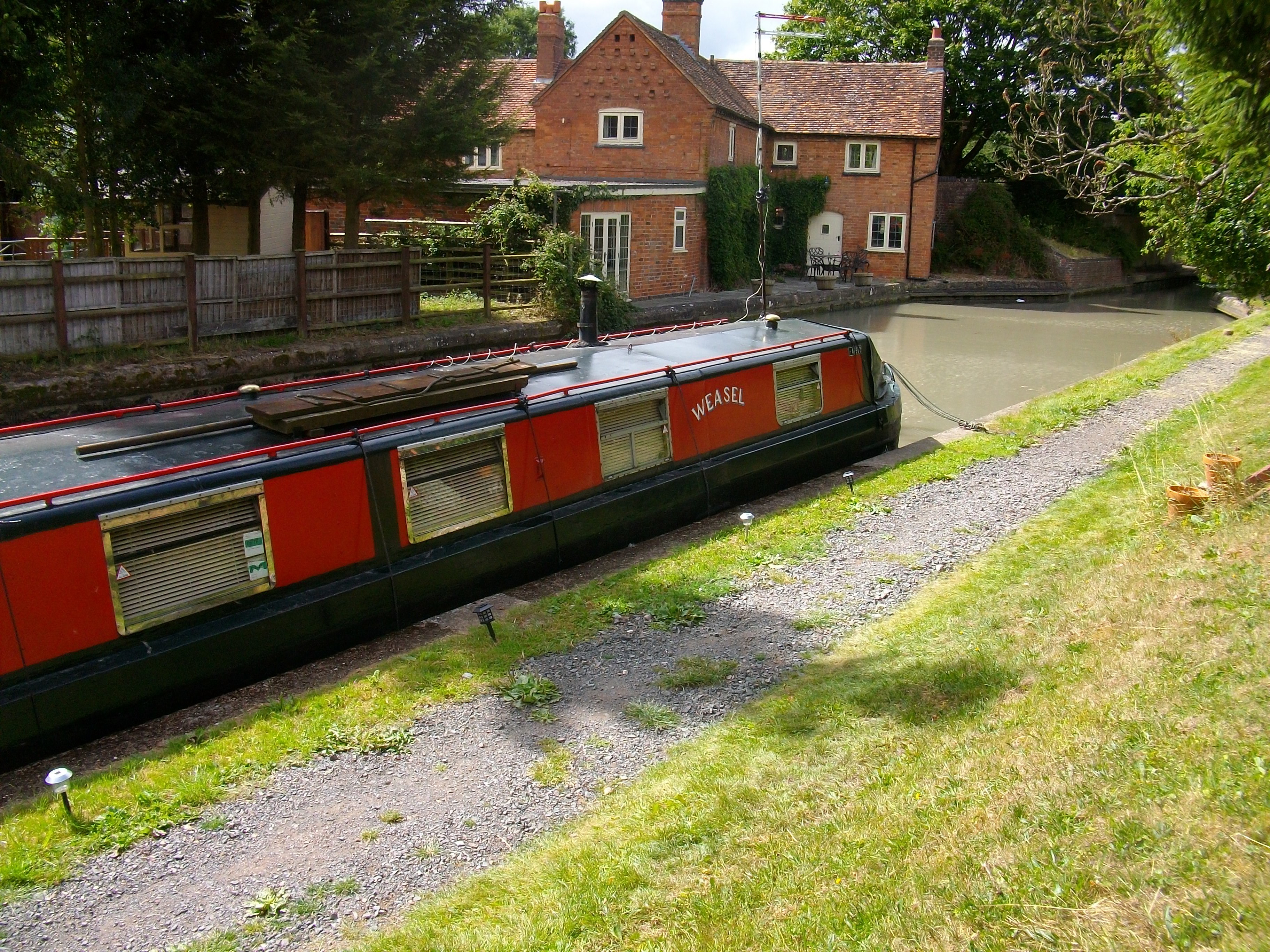 Fosse Locks L1 Leisure :: Waterside Moorings