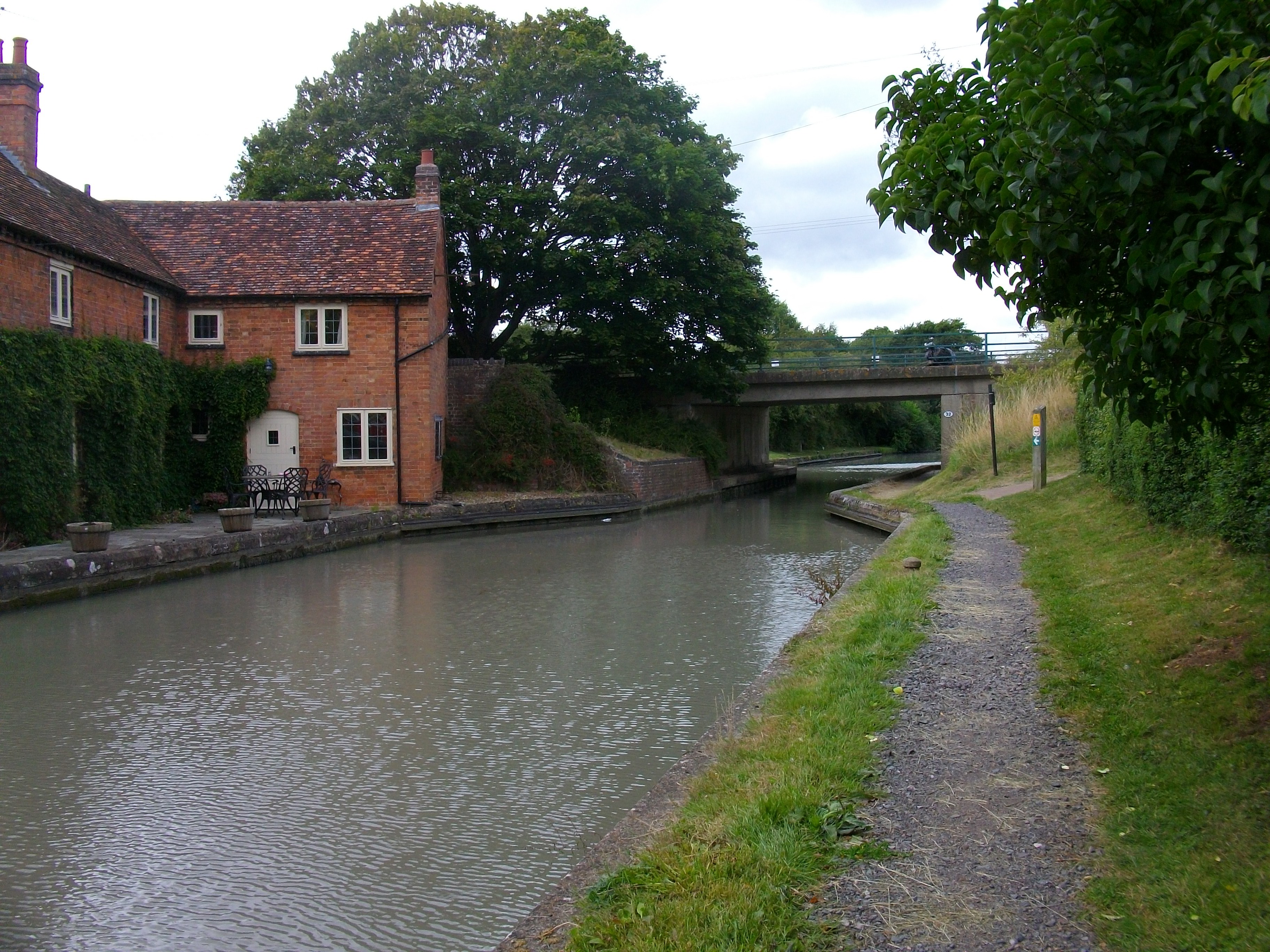 Fosse Locks L1 Leisure :: Waterside Moorings