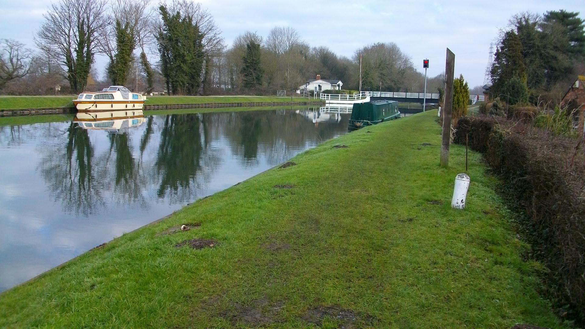 Fretherne L1 Leisure :: Waterside Moorings