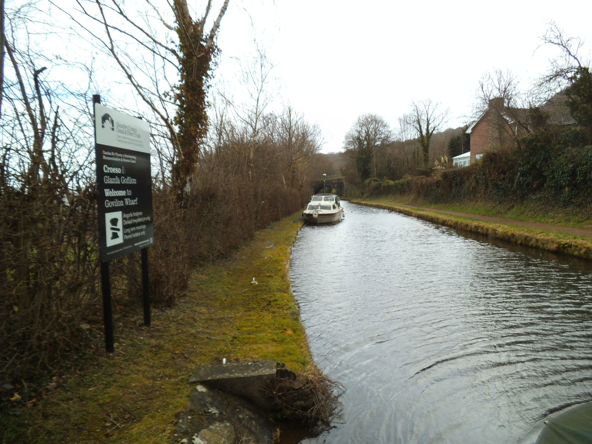 Govilon Wharf L1 :: Waterside Moorings