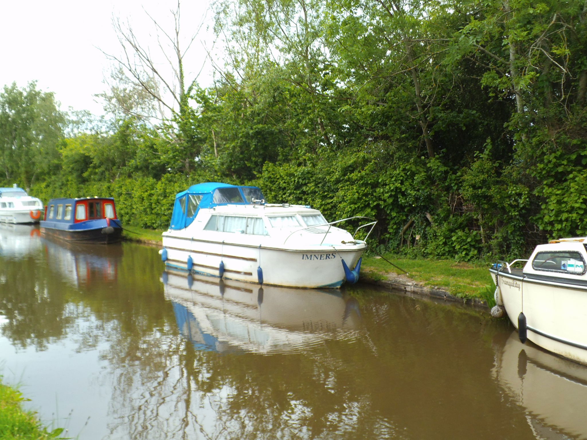 Govilon Wharf L1 :: Waterside Moorings