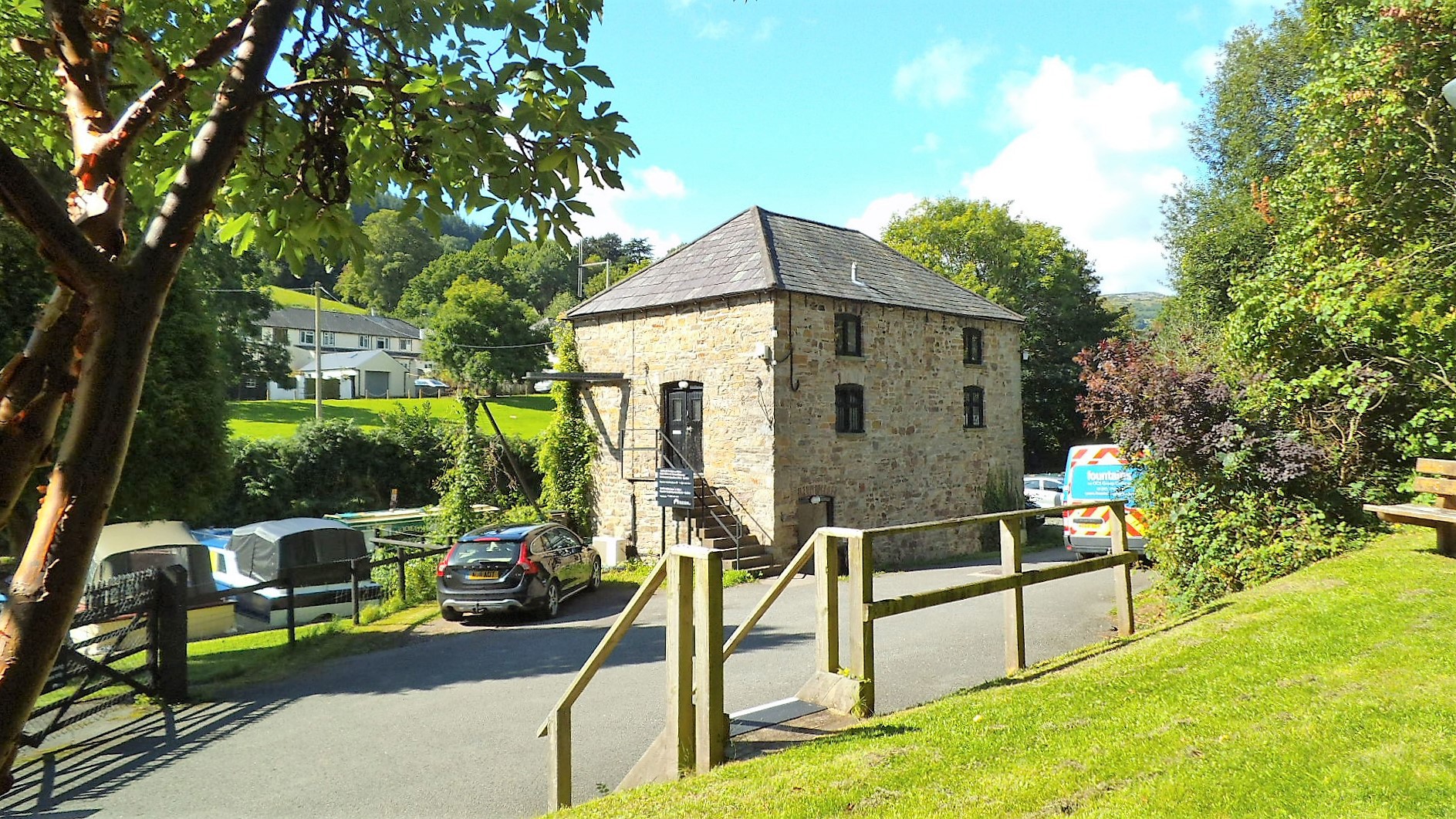 Govilon Wharf L1 Leisure :: Waterside Moorings