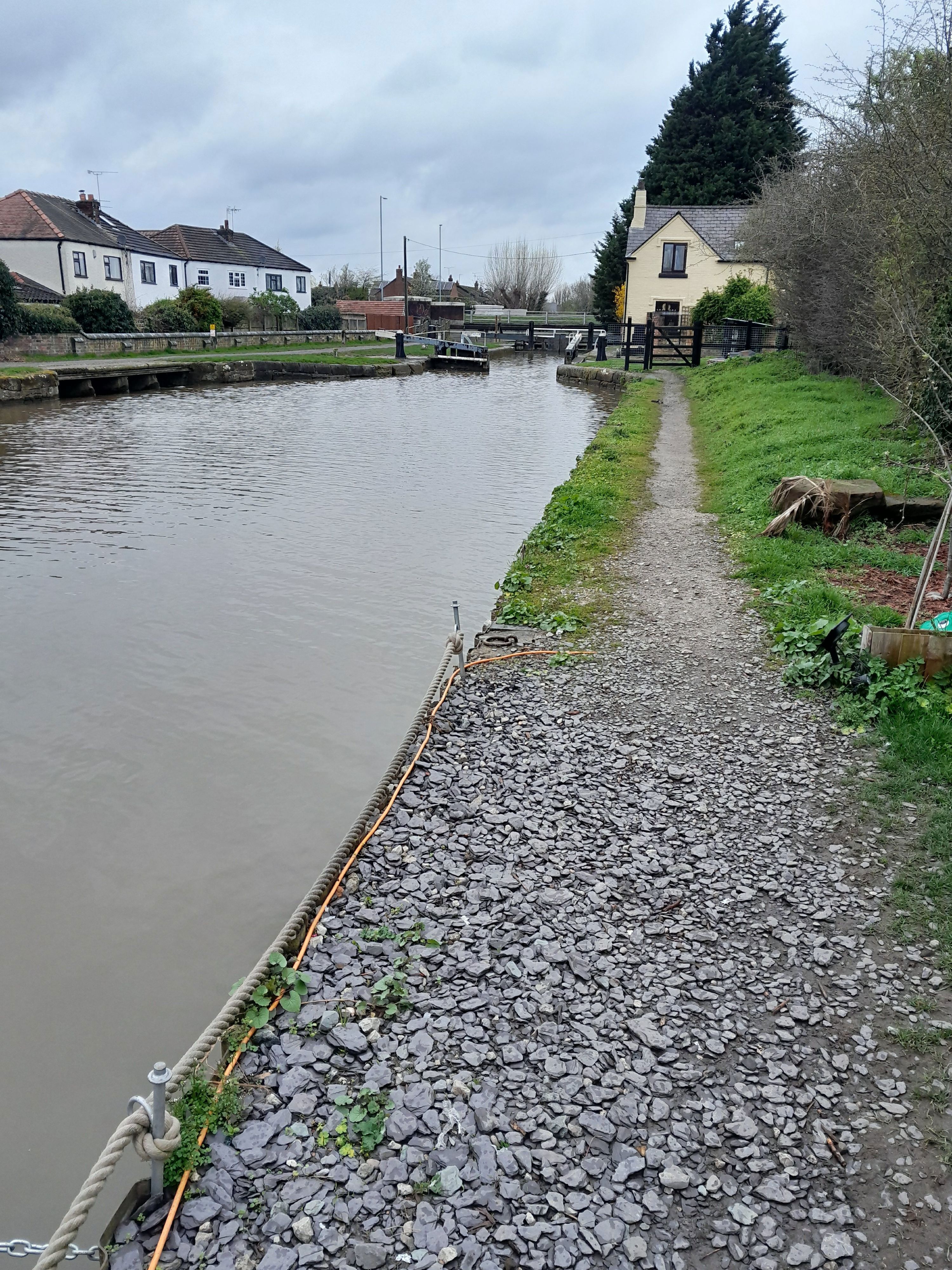 Greenfield Lock L1 Leisure :: Waterside Moorings