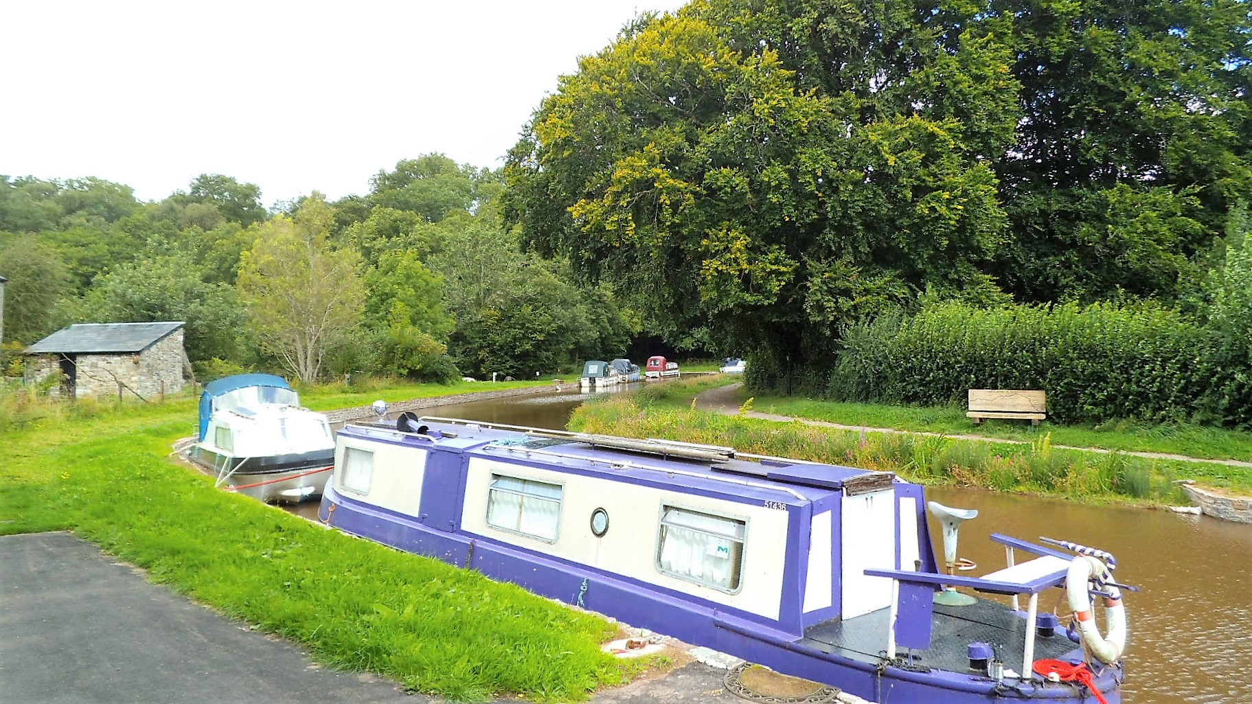 Llangattock L1 Leisure :: Waterside Moorings