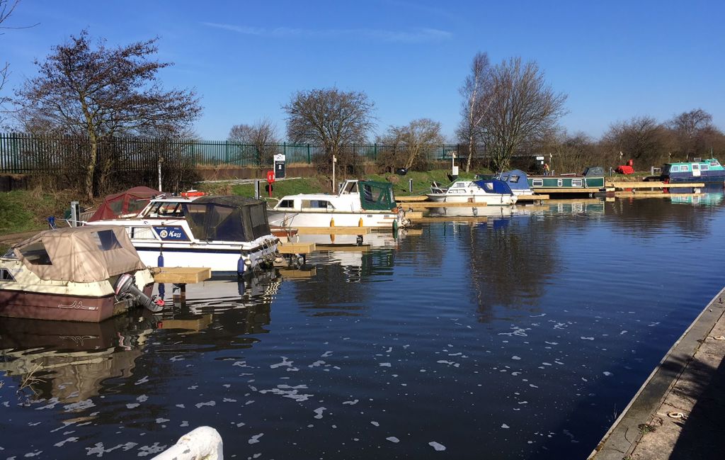:: Waterside Moorings