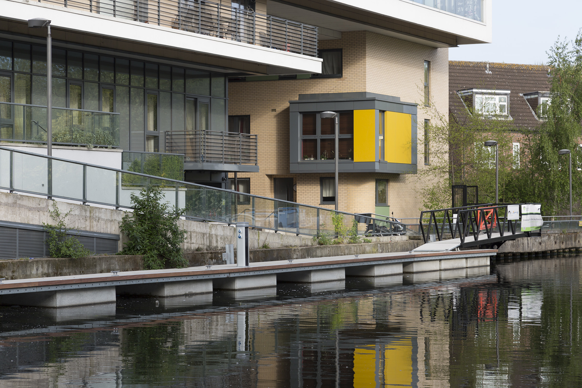Matchmakers Wharf L1 Leisure :: Waterside Moorings