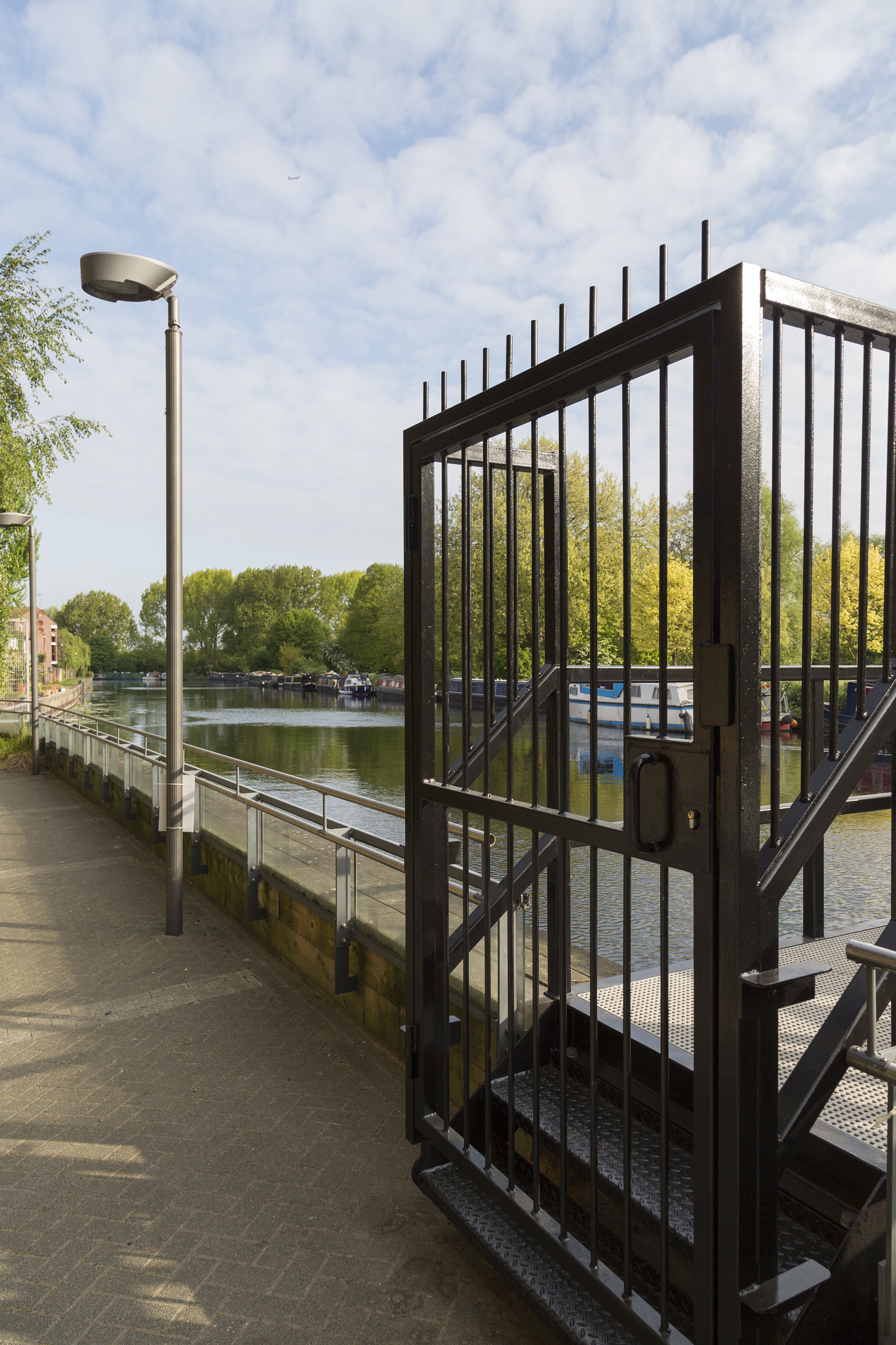 Matchmakers Wharf L1 Leisure :: Waterside Moorings