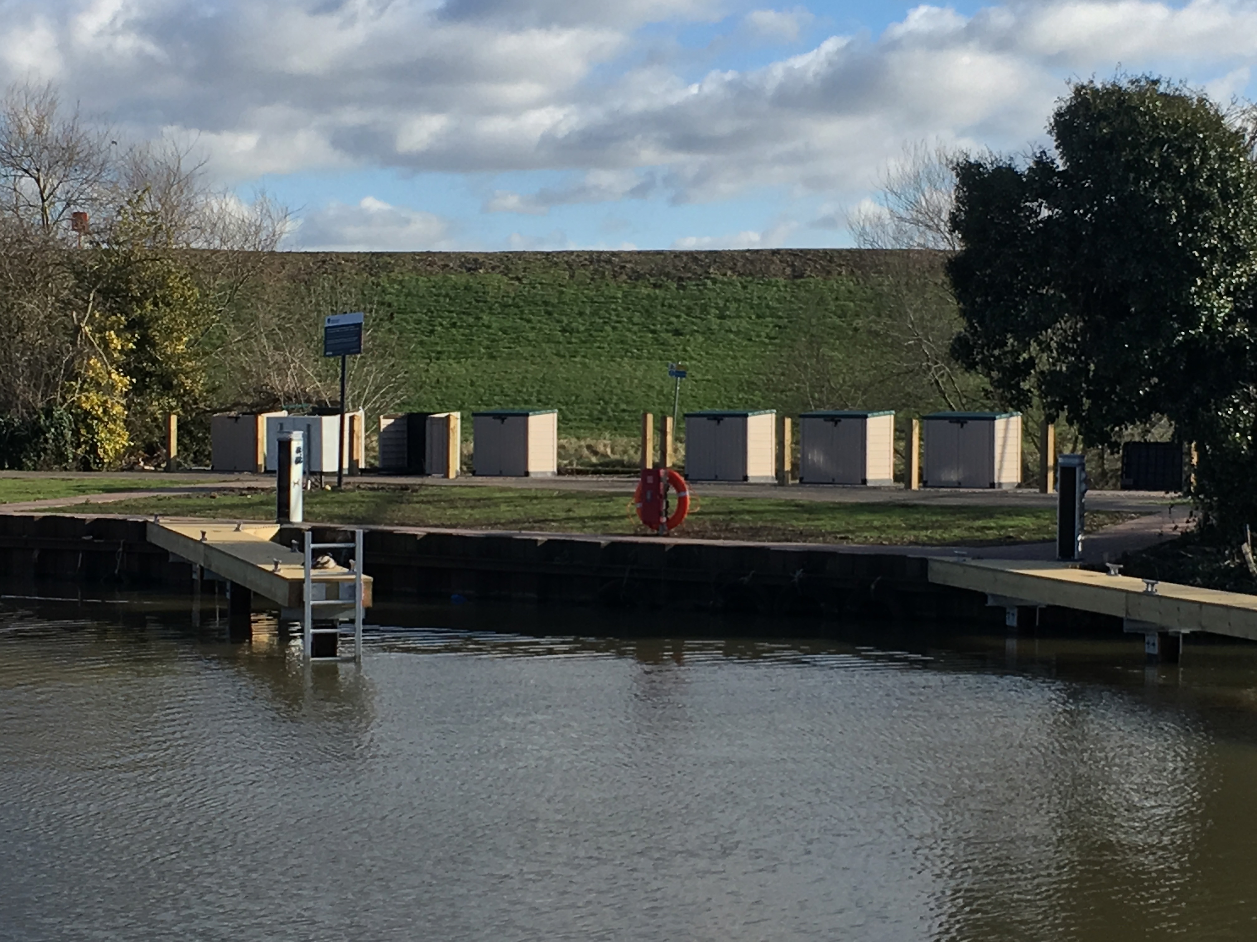 Stonebridge South L1 Leisure :: Waterside Moorings