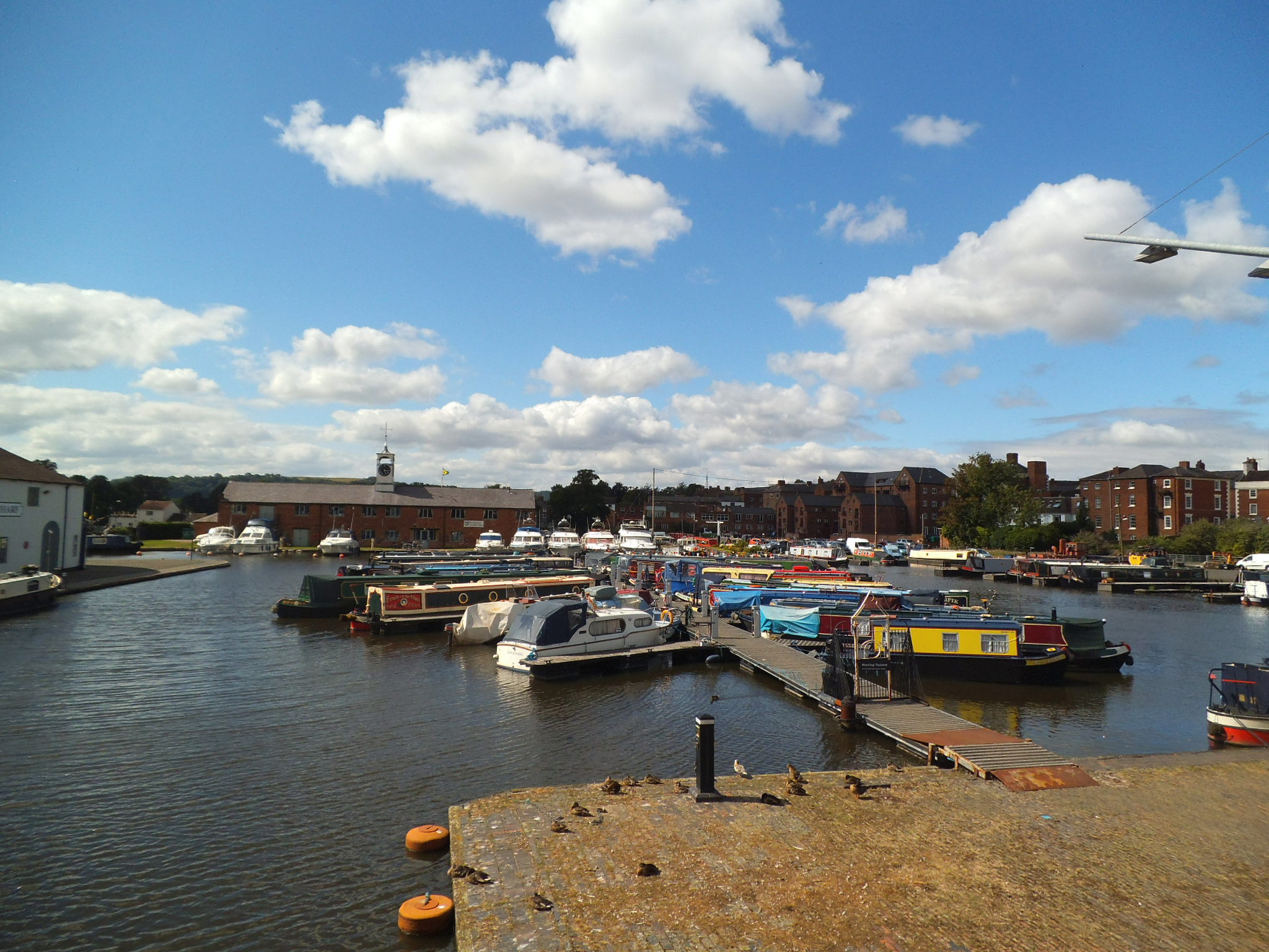 Stourport Upper Pontoons L1 Leisure :: Waterside Moorings