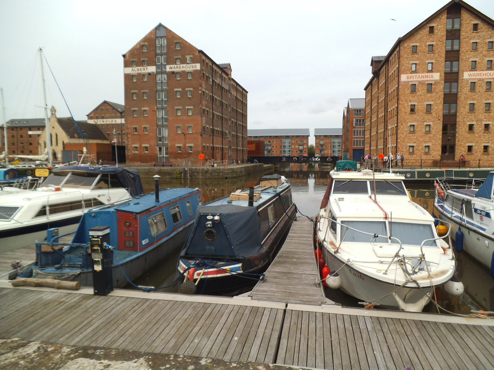 Victoria Basin L1 Leisure :: Waterside Moorings