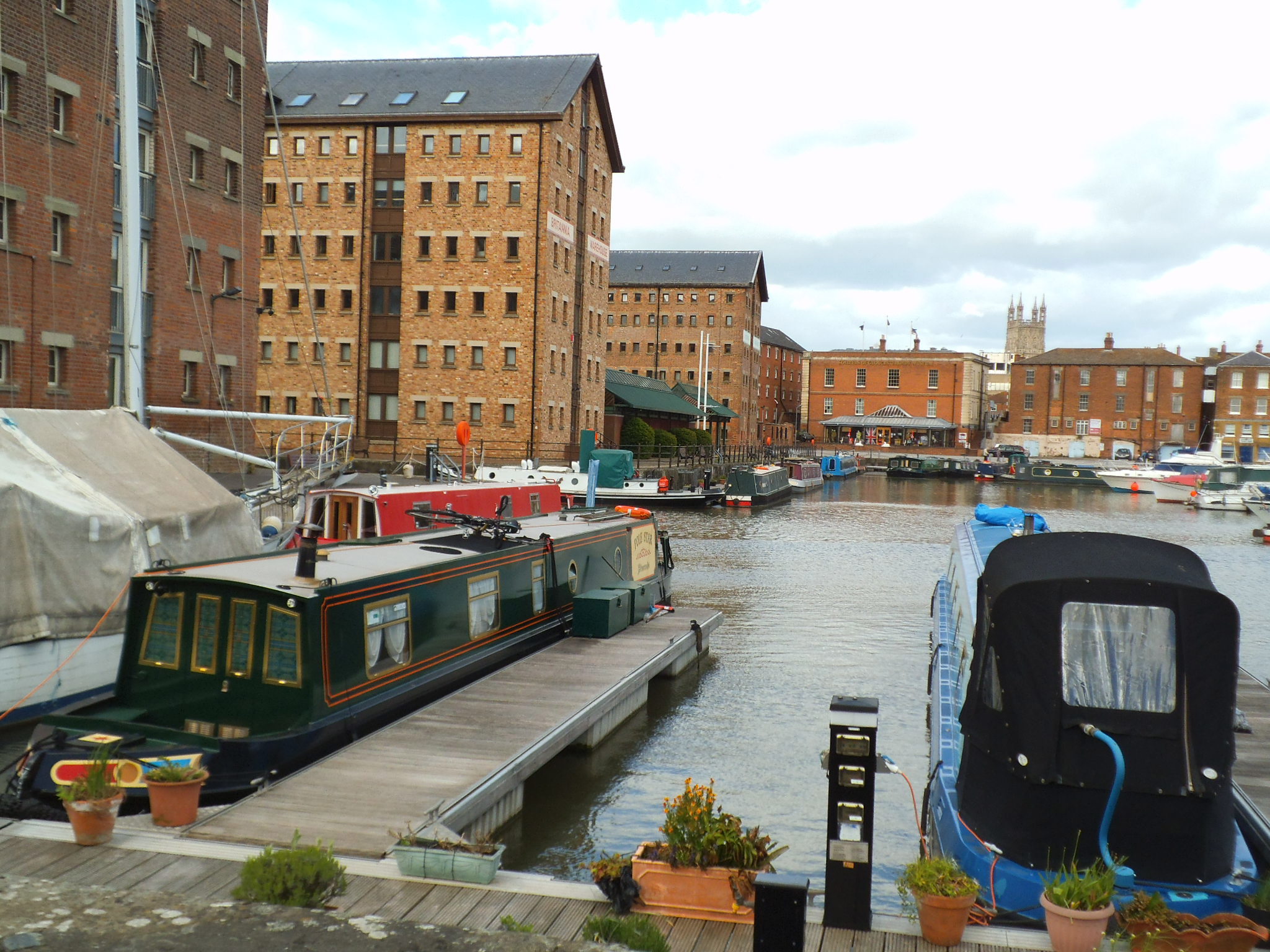 Victoria Basin L1 Leisure :: Waterside Moorings