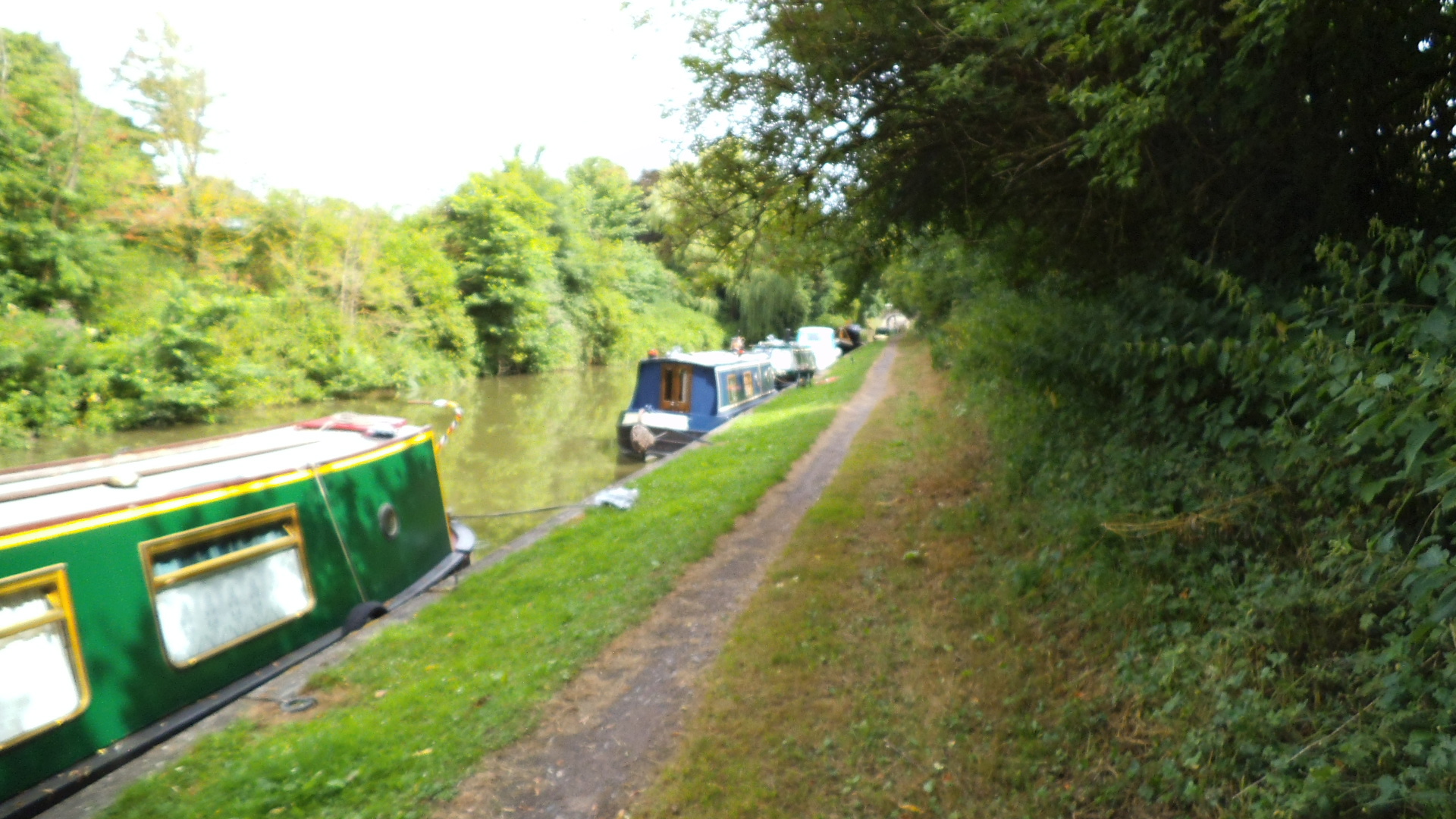 Wootton Rivers L1 Leisure :: Waterside Moorings