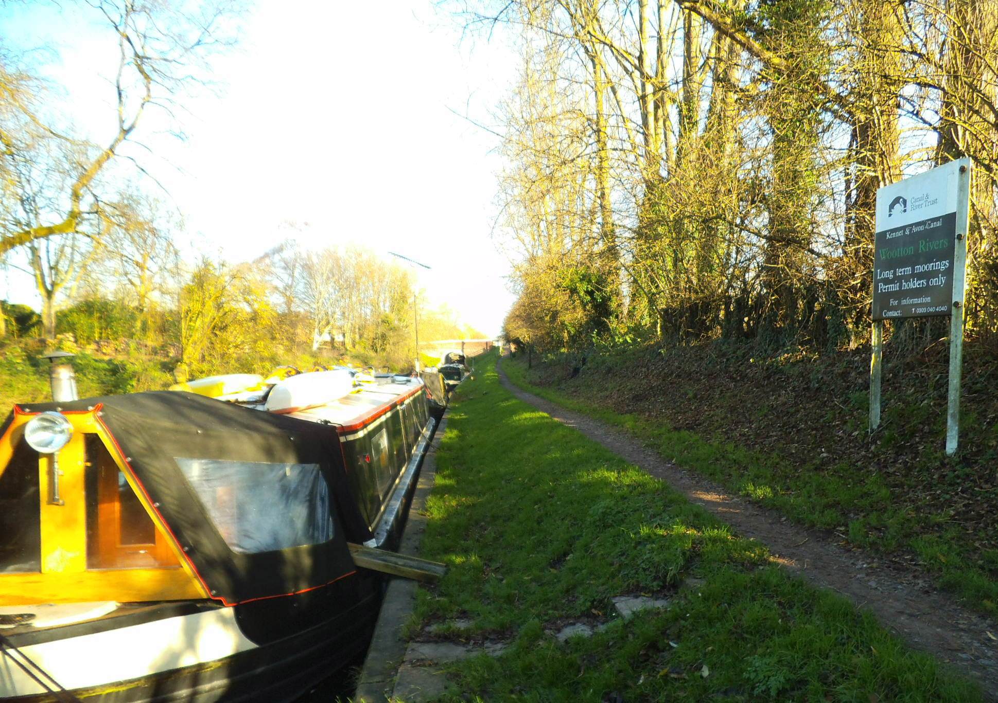 Wootton Rivers L1 Leisure :: Waterside Moorings