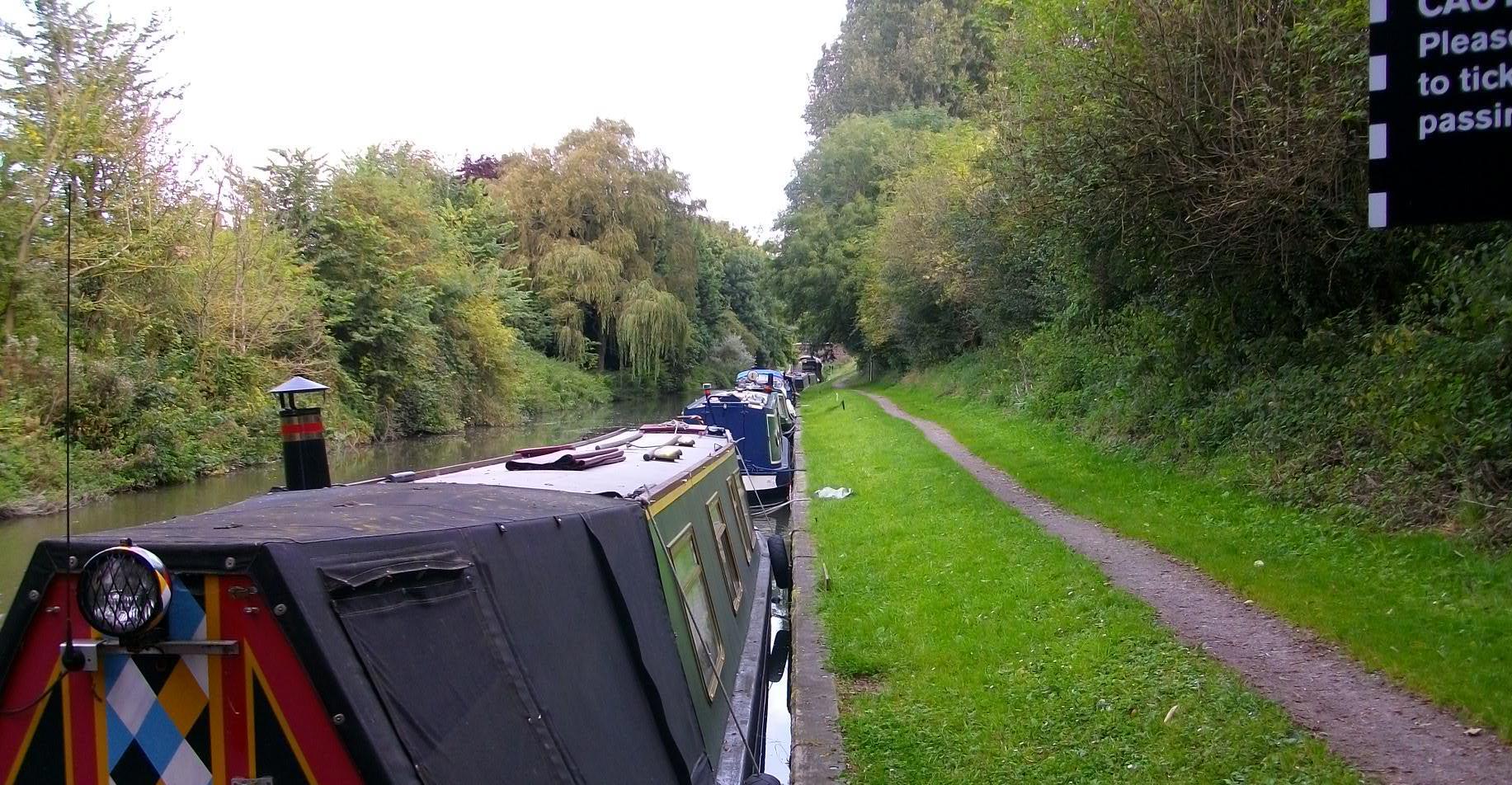 Wootton Rivers L1 Leisure :: Waterside Moorings