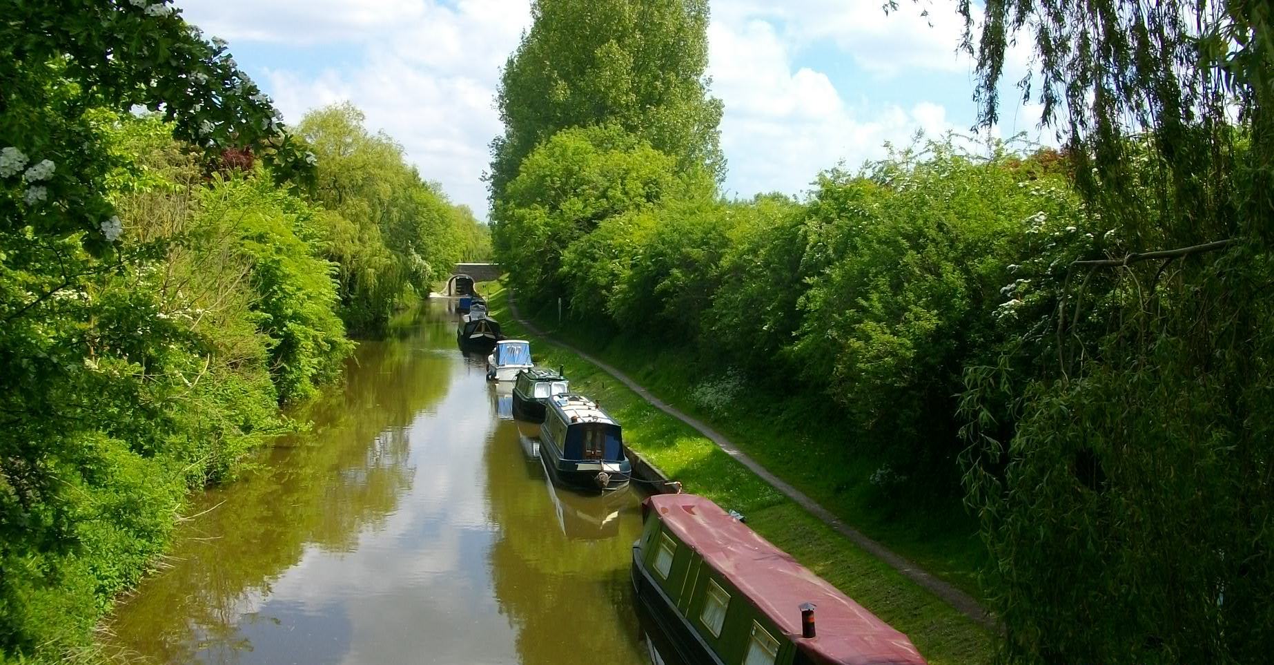 Wootton Rivers L1 Leisure :: Waterside Moorings