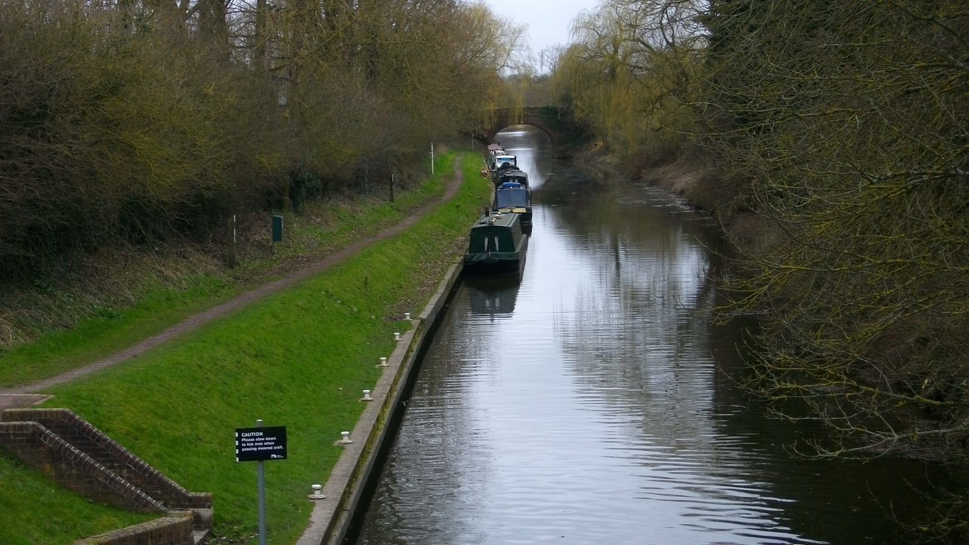 Wootton Rivers L1 Leisure :: Waterside Moorings